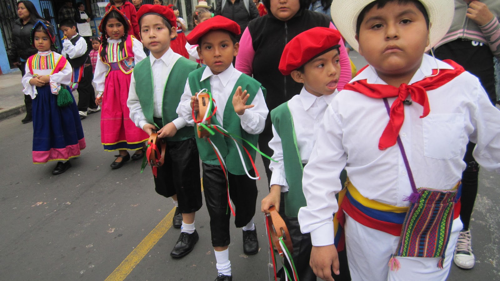 mirandopinando: TRAJES TÍPICOS DEL PERÚ